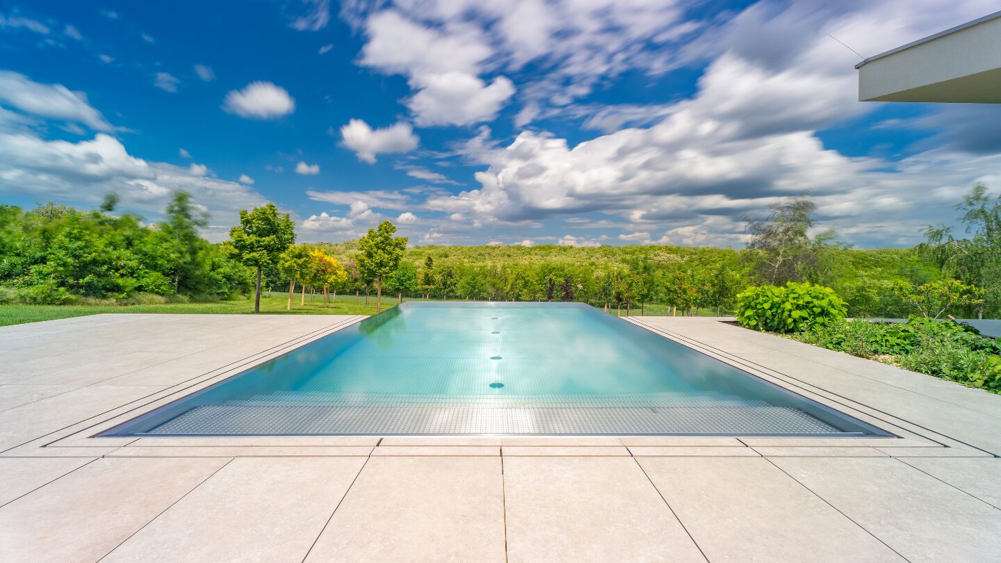 Infinity-Pool und Wohlbefinden: Warum fühlen wir uns am Wasser besser ...